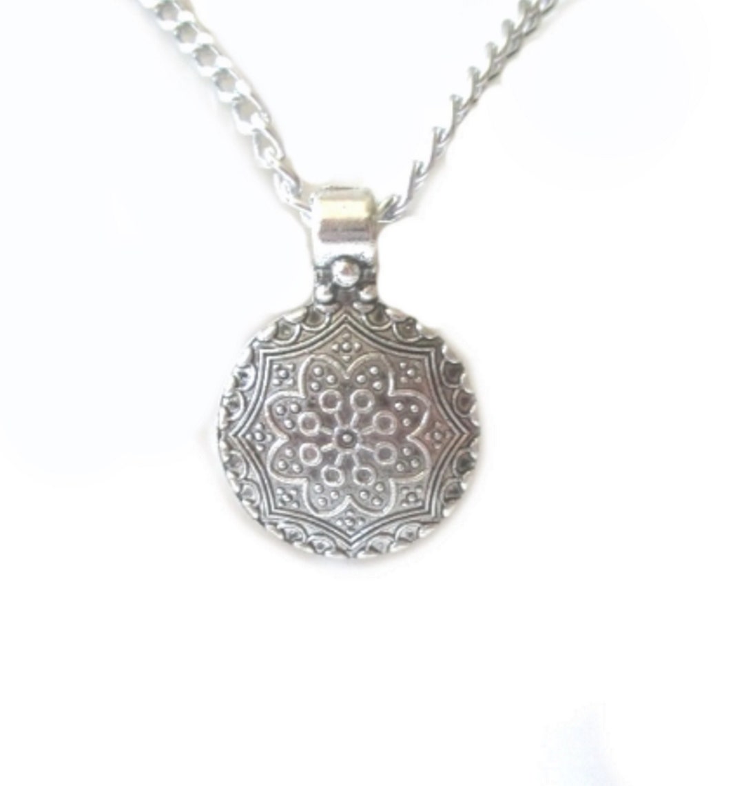 Médaillon Collier à motif de fleurs antiques - Etsy France