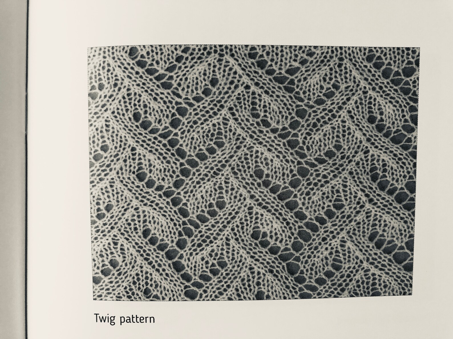 How to Knit Haapsalu Shawl by Siiri Reimann. DIY Book - Handicraft Book ...