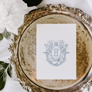 Vintage Oval Crest | Wedding Crest Antique Helmet Knight in Arms With ...