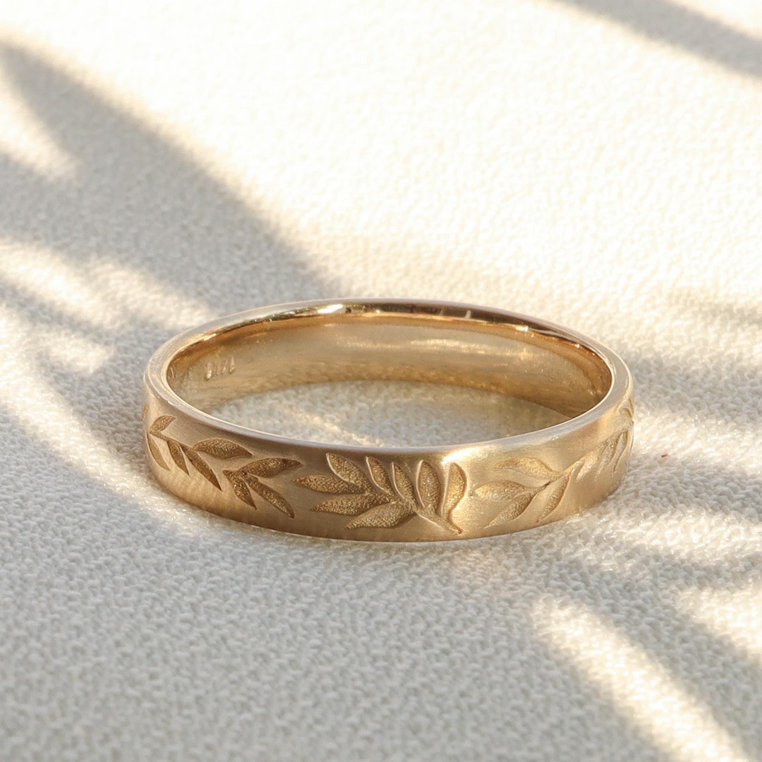 Leaf Engraved Wedding Band · Nature Inspired Ring for Women - Etsy