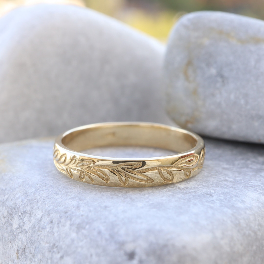 Leaf Engraved Wedding Band - Engraved Gold Ring | Nature Wedding Ring ...