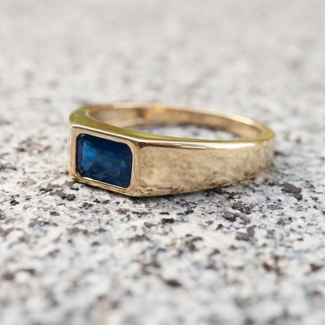 Sapphire Signet Ring in Solid Gold - Genuine Blue Sapphire Ring - 18k ...