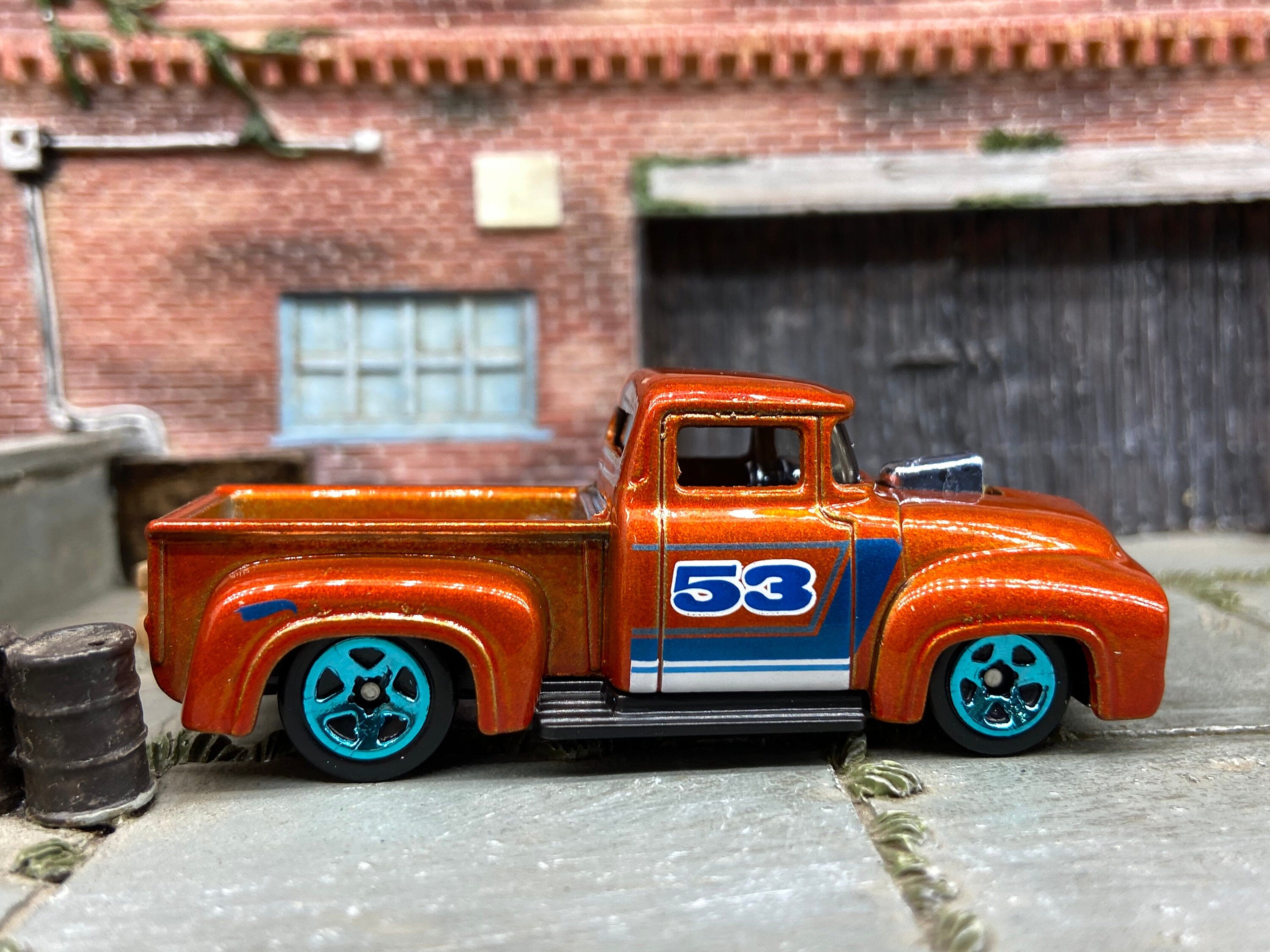 Hot Wheels Custom '56 Ford F100 Haulin' Gas Slammed And Ratted ...