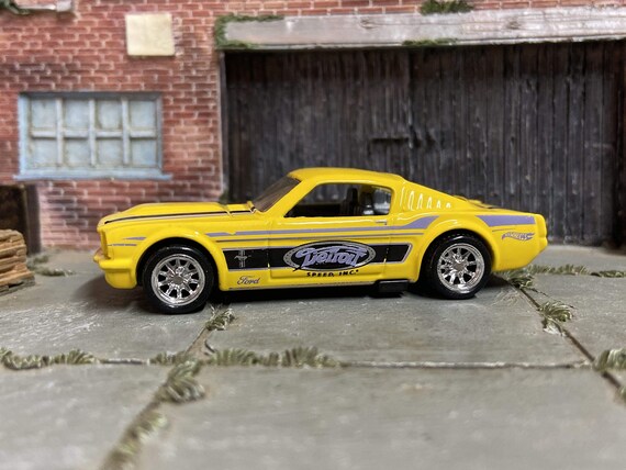 Chrome Yellow Mustang
