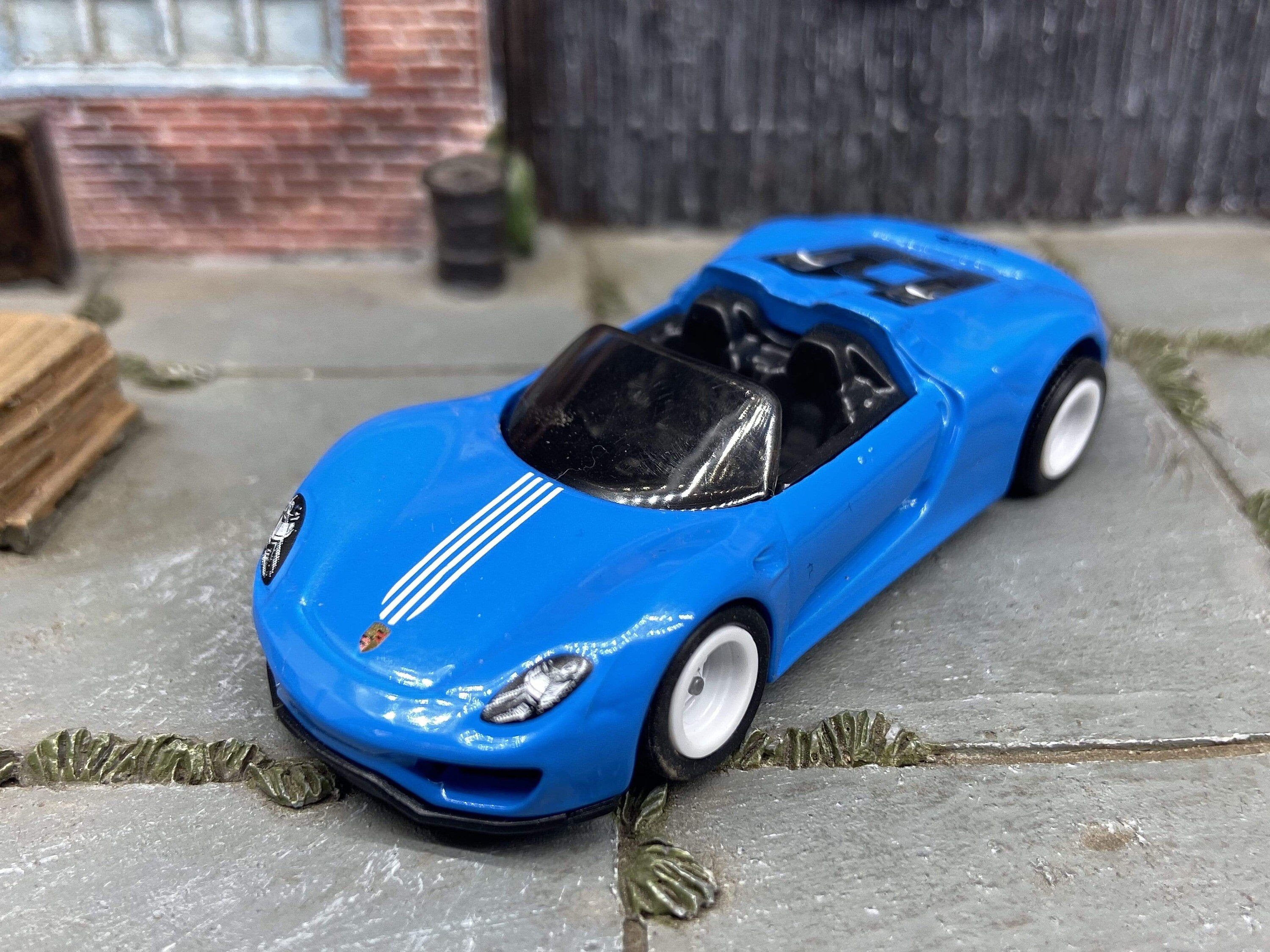 Blue Porsche 918
