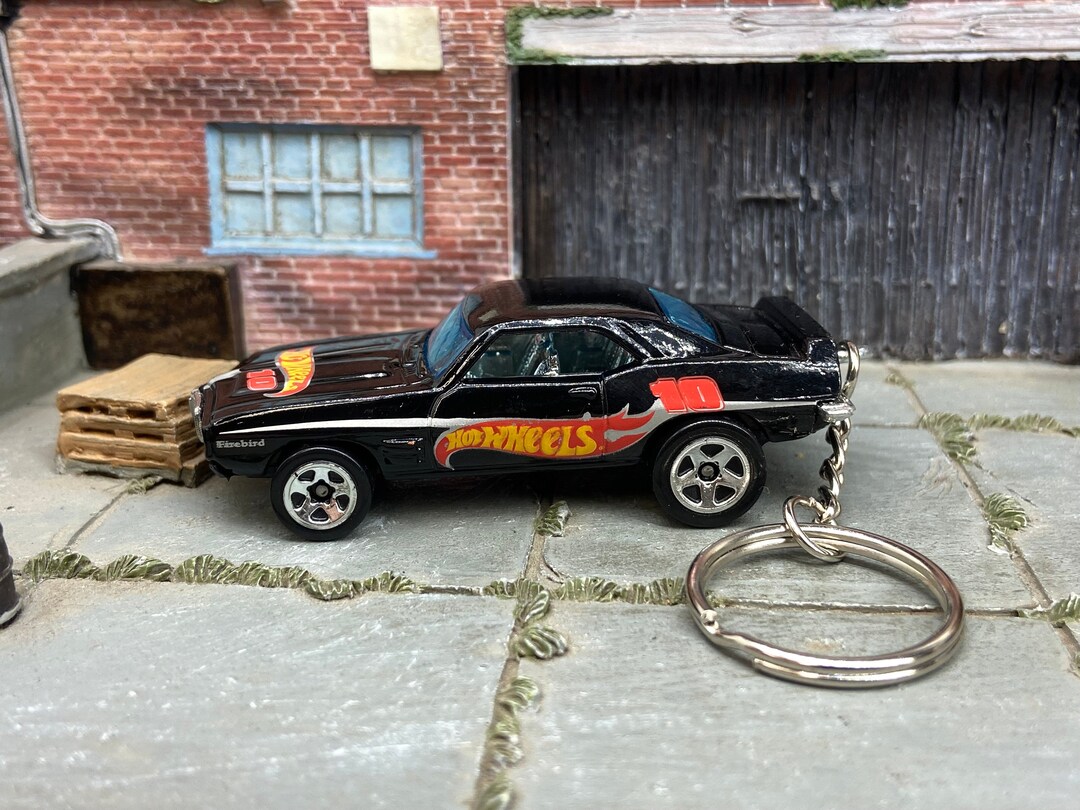 Custom Hot Wheels Keychain Key Chain Zipper Pull 1969 Pontiac GTO in HW ...