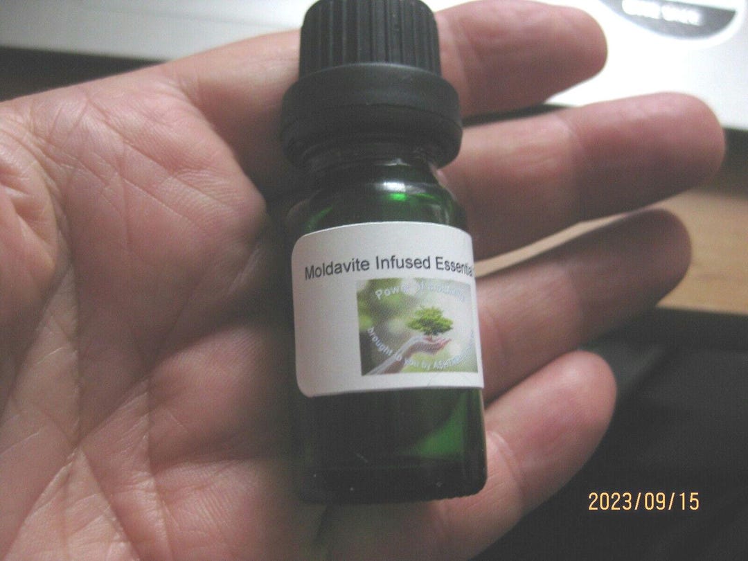 Moldavite Infused Essential Lavender Oil ,10ml With a Genuine Moldavite ...