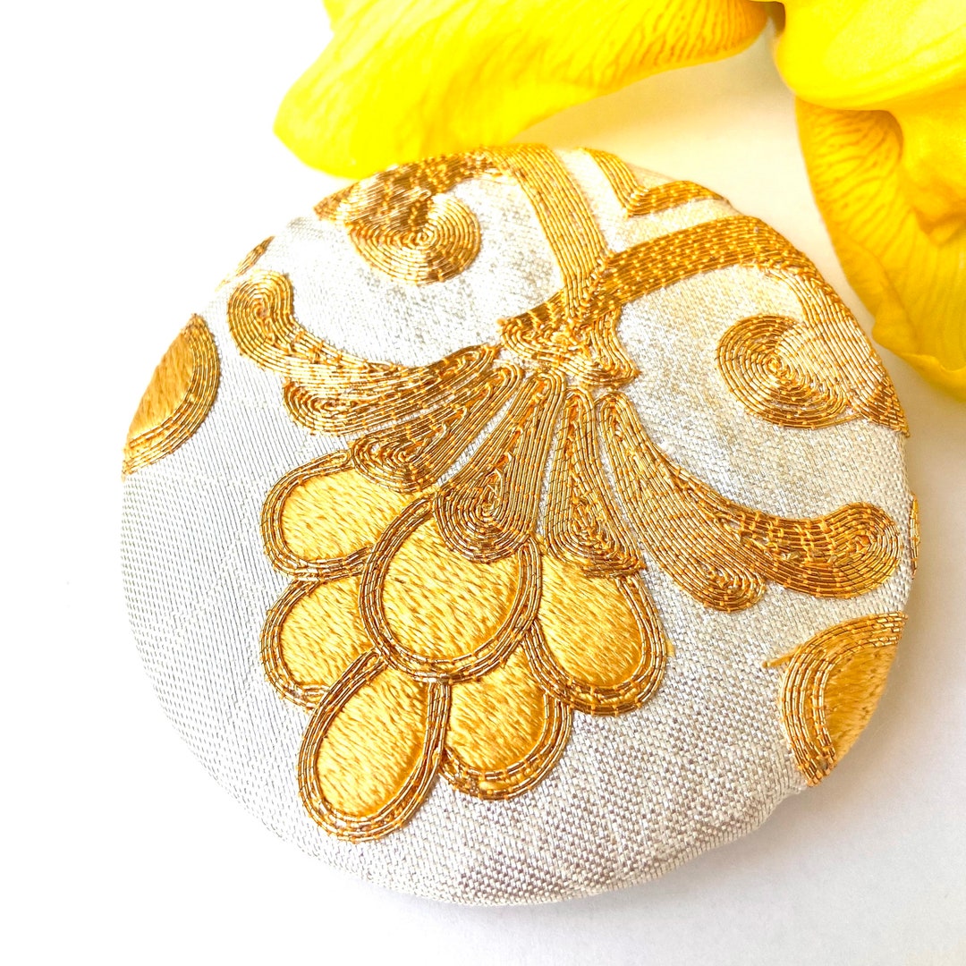 Vintage Japanese Embroidery Brooch / ビンテージ日本刺繍ブローチ - Etsy