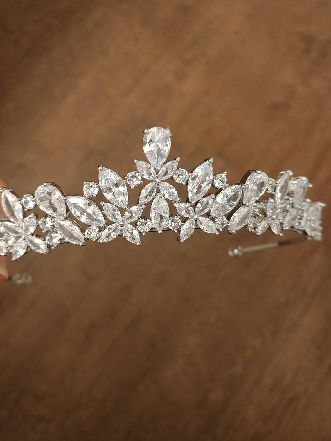 Crown Tiara Bridal Bridesmaids Flower Girl Wedding Quinceañera Party ...