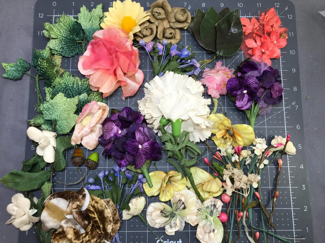 MILLINERY FLOWER LOT 13 Tags: Velvet Pansy Millinery Rose Antique Doll ...