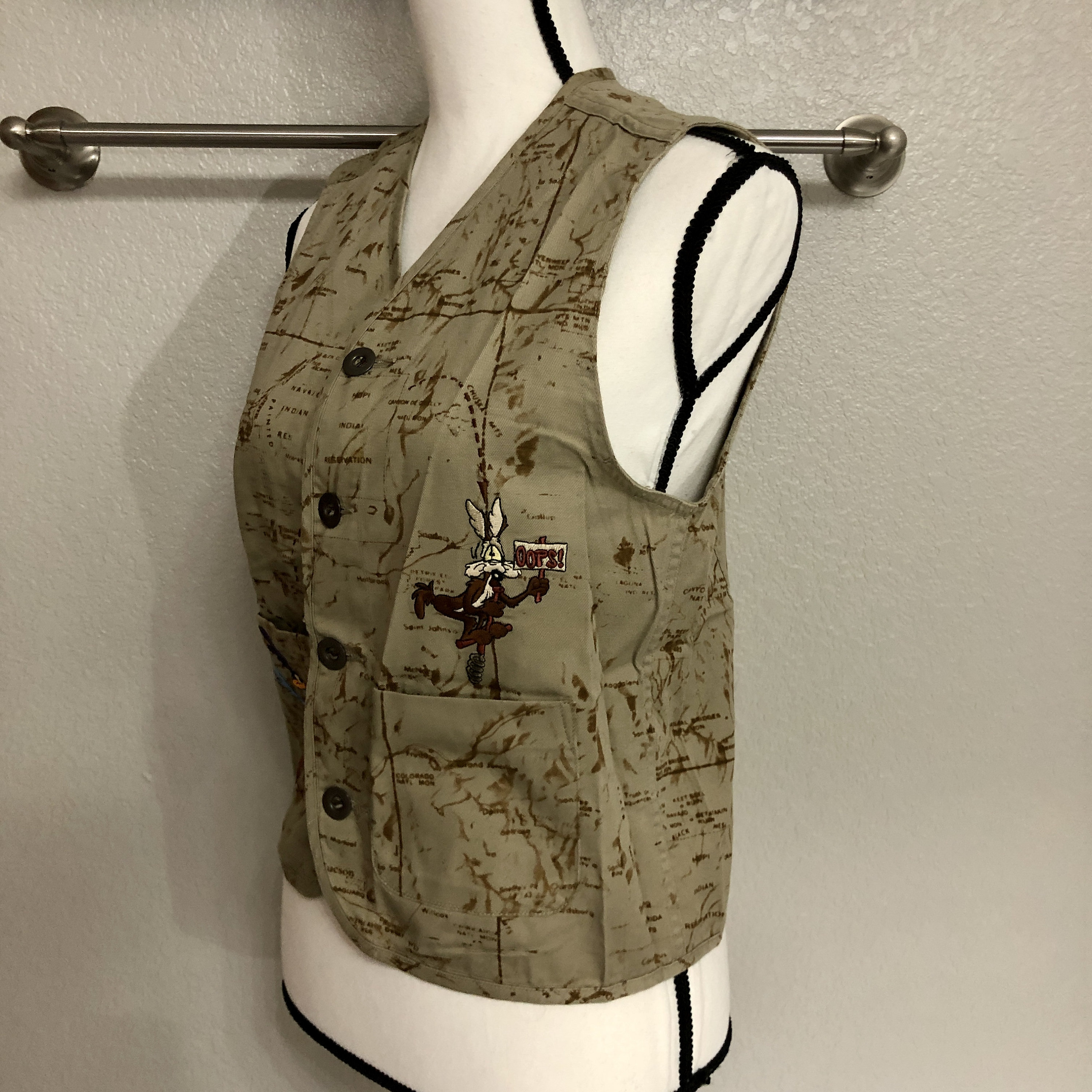 Cute 90s Wile E Coyote and Roadrunner Vintage Khaki Map Vest - Warner ...