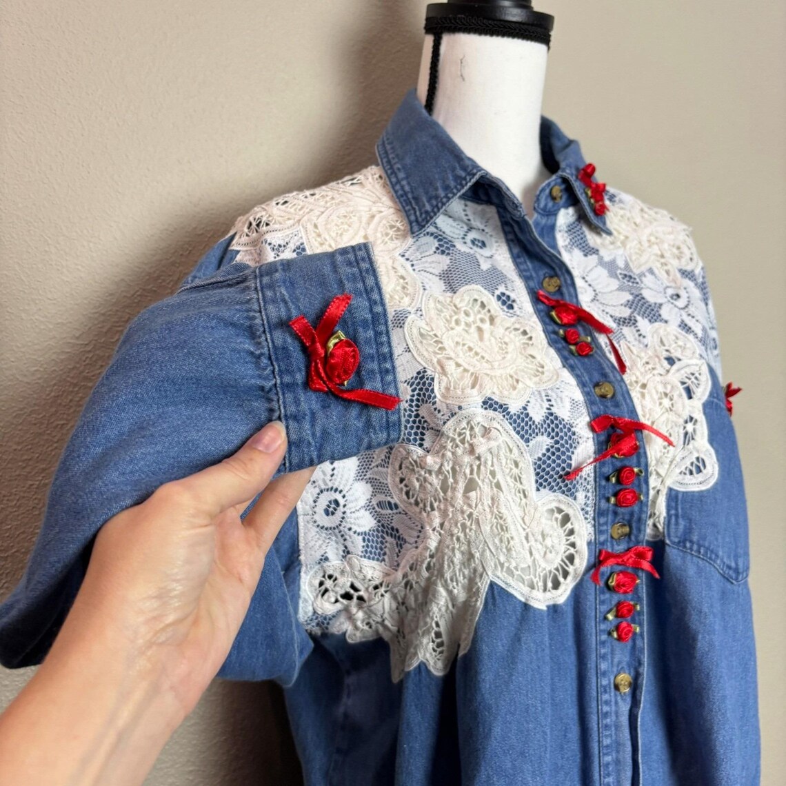 PTNY Denim Shirt Lace Applique Rose Accents Western Blouse Size Large ...