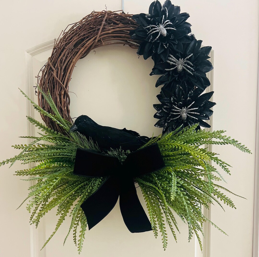 Raven Wreath, Black Crow, Gothic Wreath - Etsy