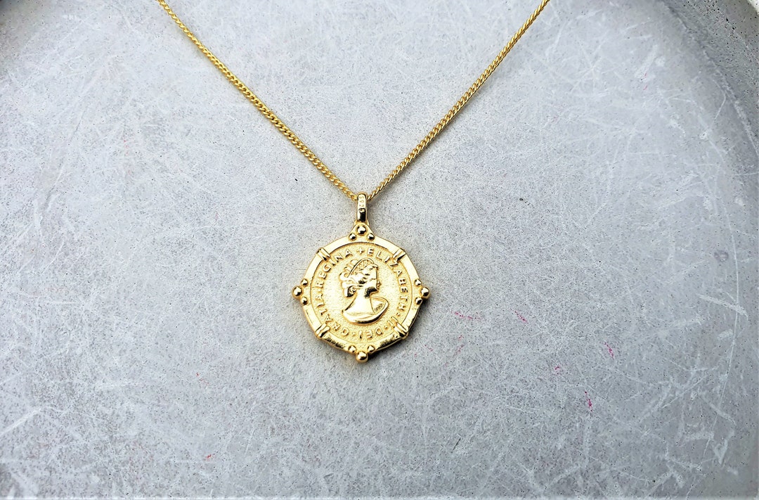 Queen Elizabeth Portrait Pendant, Silver 925, 14k Gold Plated, Delicate ...
