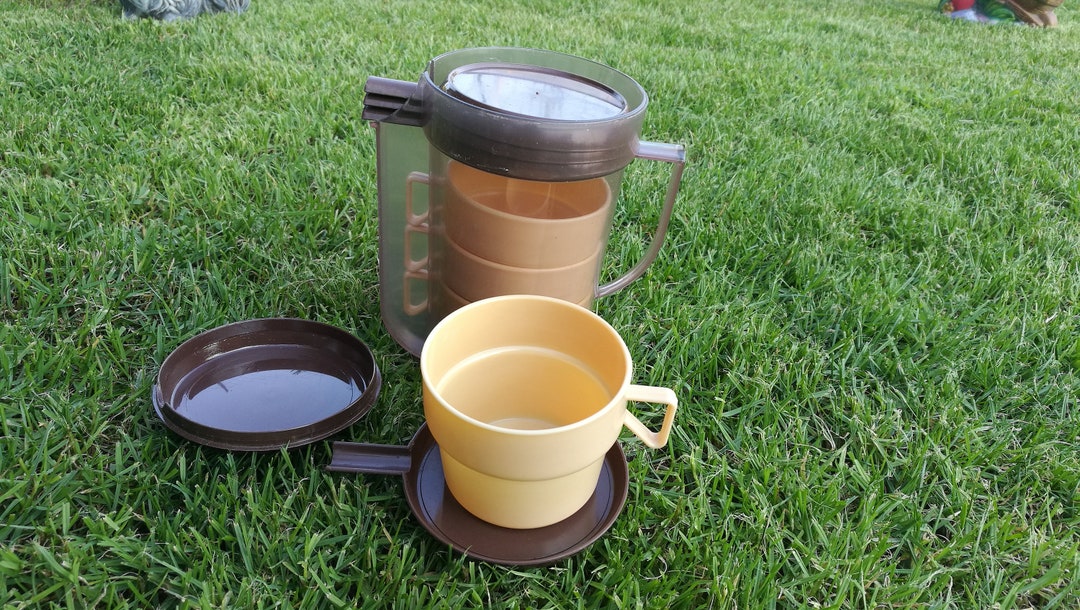 Picnic Set / Vintage Picnic Set / Plastic Tea Set / Retro Welfare ...
