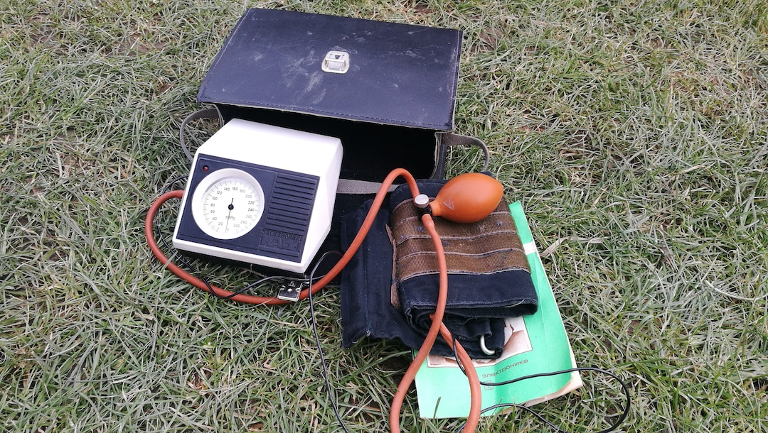 Blood Pressure Monitor / Vintage Blood Pressure Meter /medical First ...