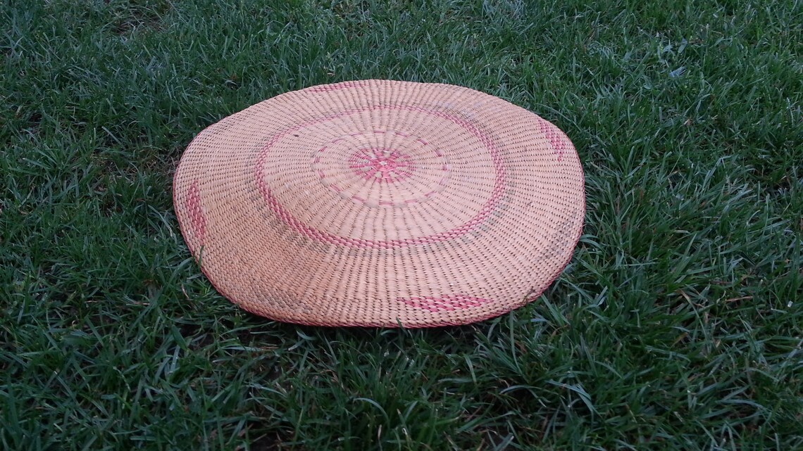 Straw Pad / Wicker Backing / Serving Tray / Round Doily / - Etsy