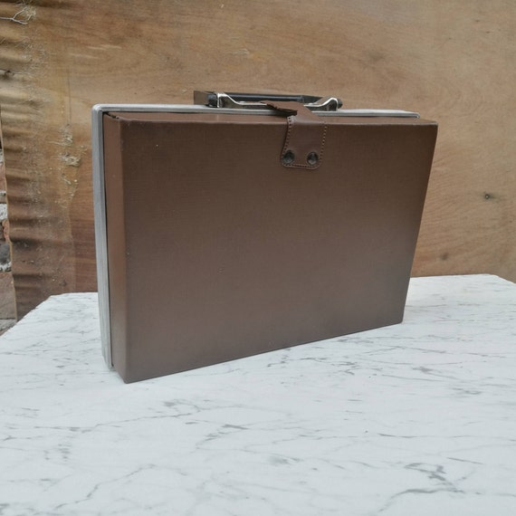 First aid kit / Distressed medical suitcase / Emergen… - Gem