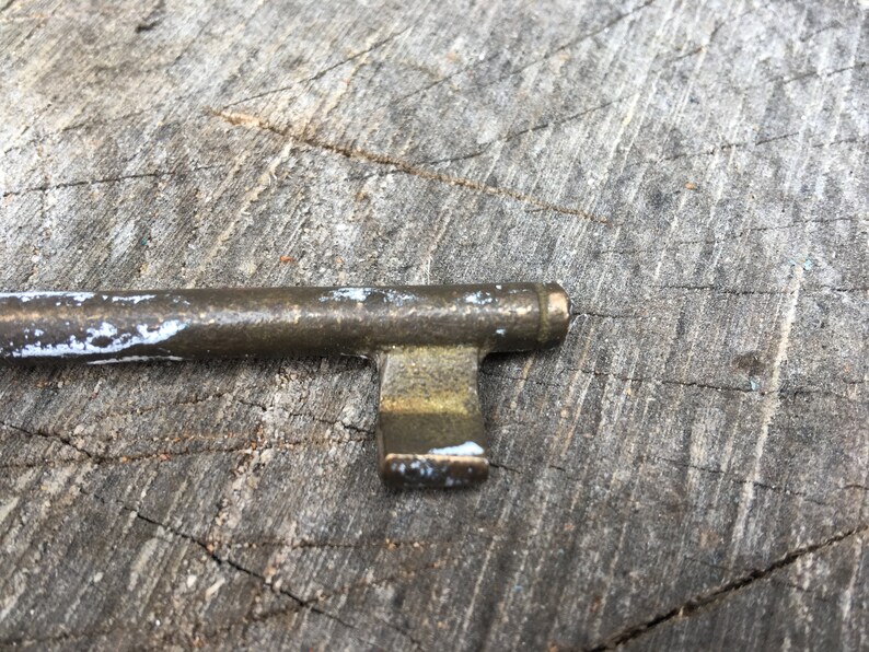 Old Key / Vintage Key / Rustic Decor / Farmhouse Decor / Great - Etsy