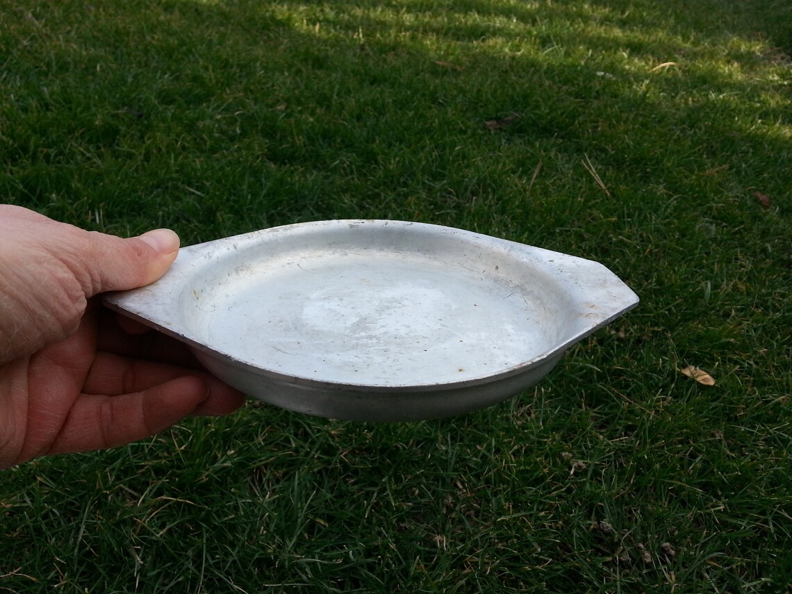 Set of 2 Aluminum Plates / Vintage Plates / Old Plates / - Etsy
