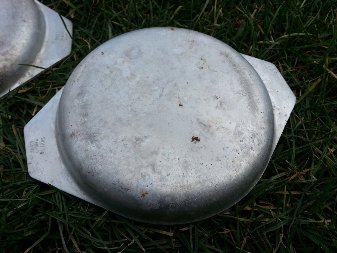 Set of 2 Aluminum Plates / Vintage Plates / Old Plates / - Etsy