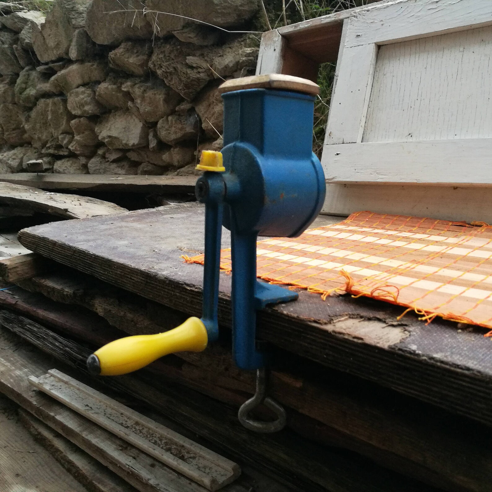 Kitchen Appliance / A Walnut Kernel / Walnut Grinder / Kitchen - Etsy