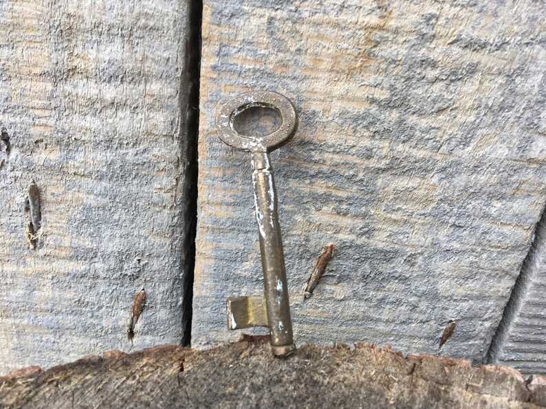 Old Key / Vintage Key / Rustic Decor / Farmhouse Decor / Great | Etsy