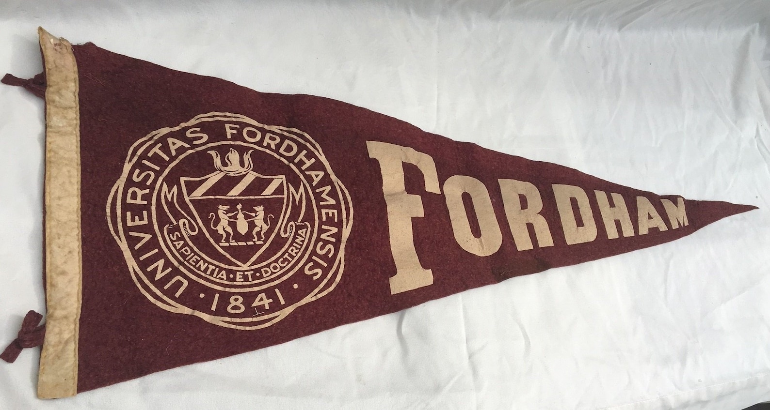 Raro 1930s / 1940s Fordham Vintage Pennant Banner 1841 Logo Buen Estado ...