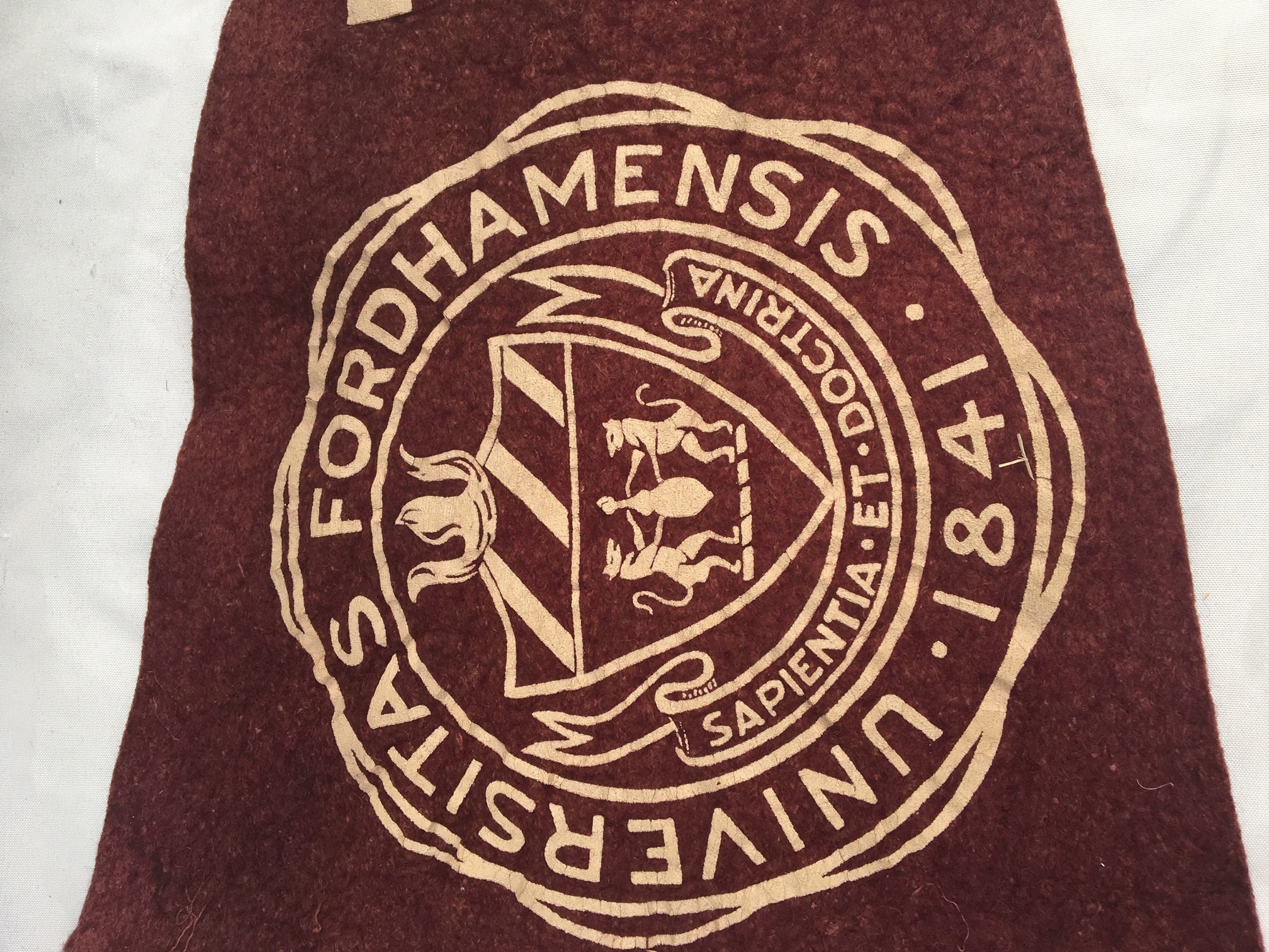 Raro 1930s / 1940s Fordham Vintage Pennant Banner 1841 Logo Buen Estado ...