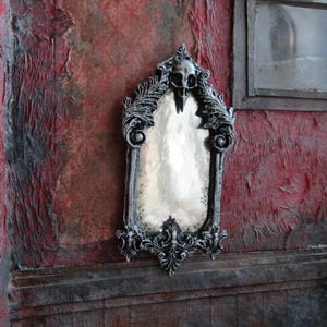 Haunted Dollhouse Mirror Spooky Miniature Furniture Victorian Diorama ...