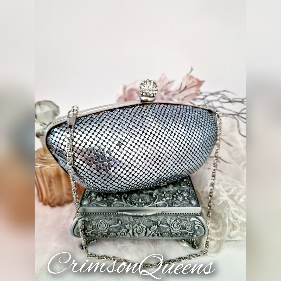 Art Deco Beautiful Mesh Oval Shaped Hard Case Silver Mesh Clutch ...