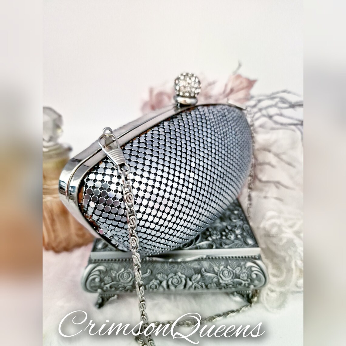 Art Deco Beautiful Mesh Oval Shaped Hard Case Silver Mesh Clutch ...