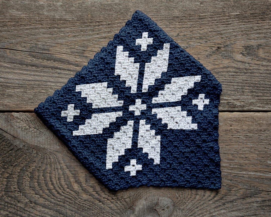 Christmas Snowflake Triangular Neck Warmer C2C Crochet Pattern – Corner ...