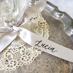 Personalised Calligraphy Ribbon Bow Place Settings – Custom Guest Name ...