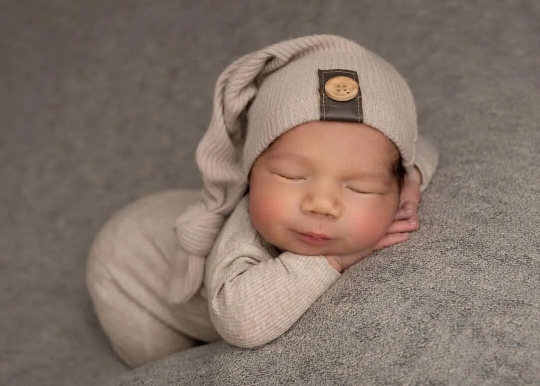 Long Newborn Sleepy Hat, Neutral Photo Props, Beige Photography Outfit ...