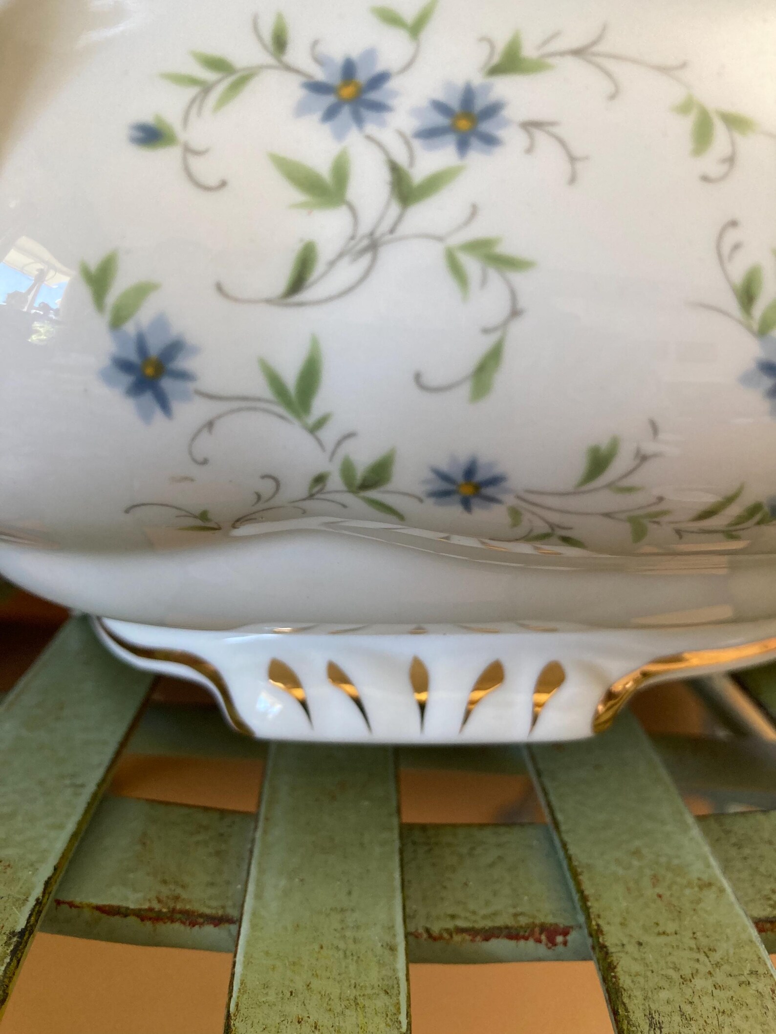 Royal Albert Caroline Covered Vegetable Bowl. Victoria Shape. 11.25 ...