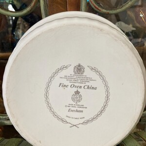 Royal Worcester Evesham Gold Round Covered Casserole. 1.5 Quart. 8 ...