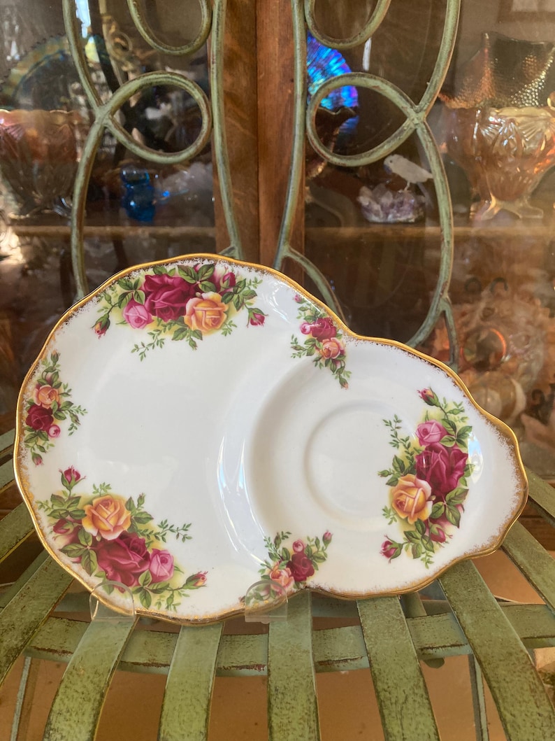 Royal Albert Old Country Roses Tennis Set. 8.5 Inches Wide. Produced in ...