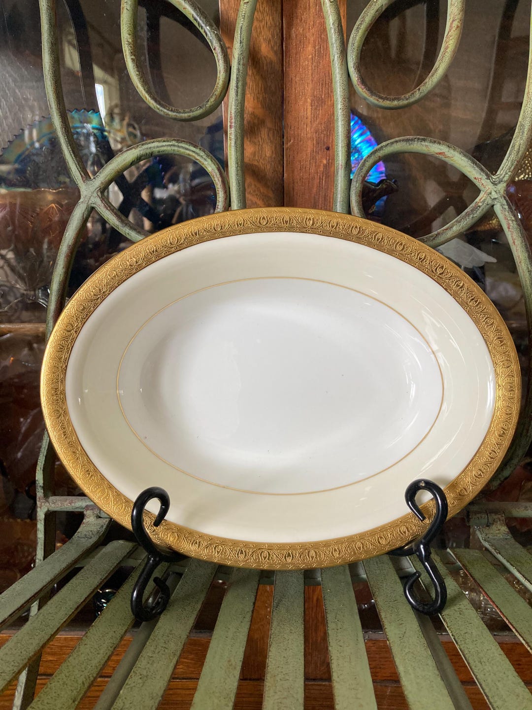 Minton Buckingham Oval Serving Bowl. 10 Inches Wide. Produced in ...