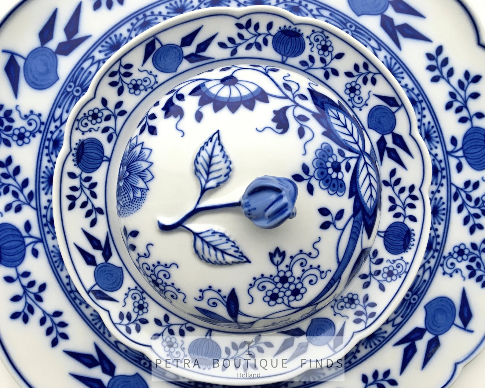 Blue Onion Porcelain Scalloped Decor Pieces - Etsy