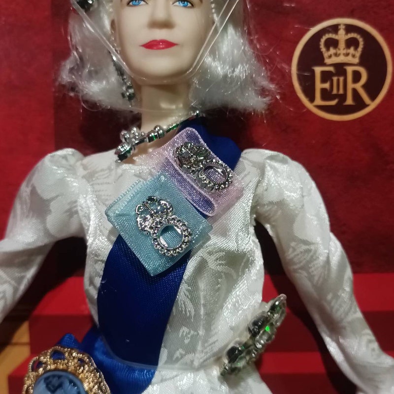 Queen Elizabeth Doll - Etsy