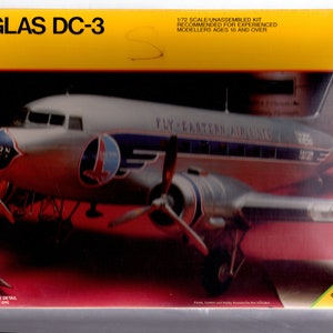Testors / Italeri , Douglas DC-3, 1/72 Scale Plastic Model Kit Factory ...