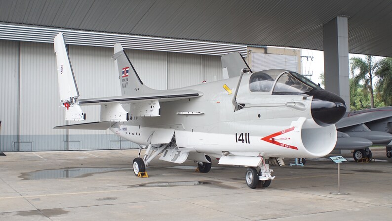 Plastic Model Kit 1/72 A6 Corsair II Profile Series Release, New Old ...