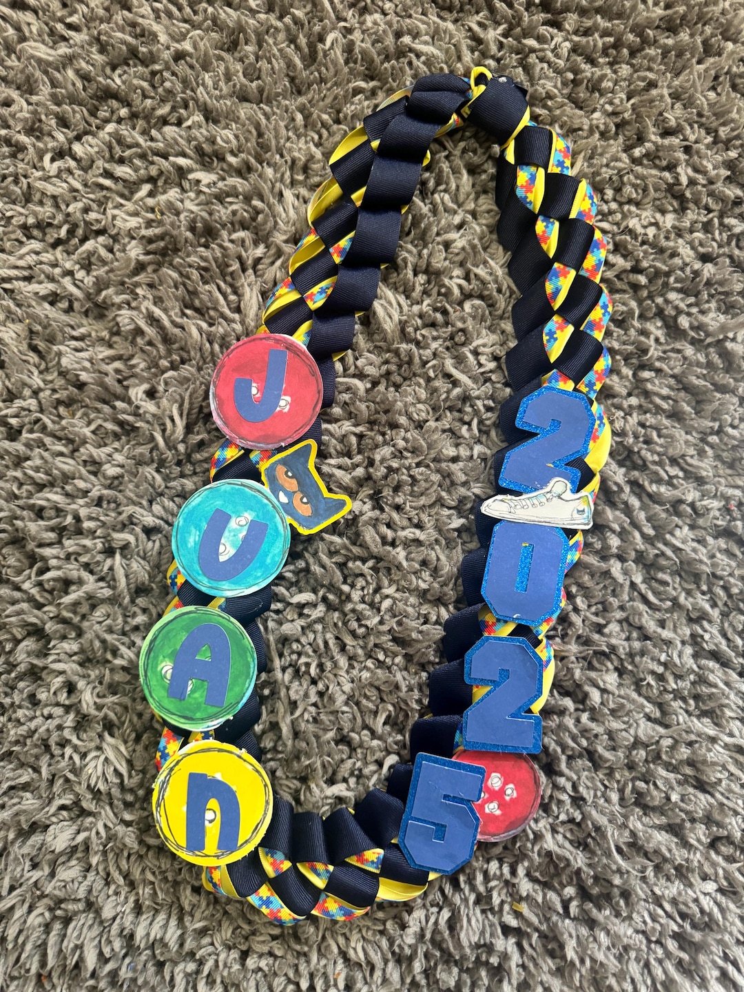 Pete the Cat Graduation Lei - Etsy