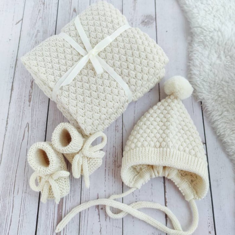 Baby blanket set with baby hat and baby booties merino wool | Etsy