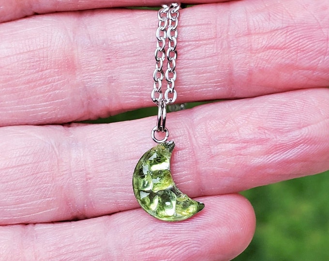 Raw Peridot Half Moon Necklace August Birthstone Crescent - Etsy