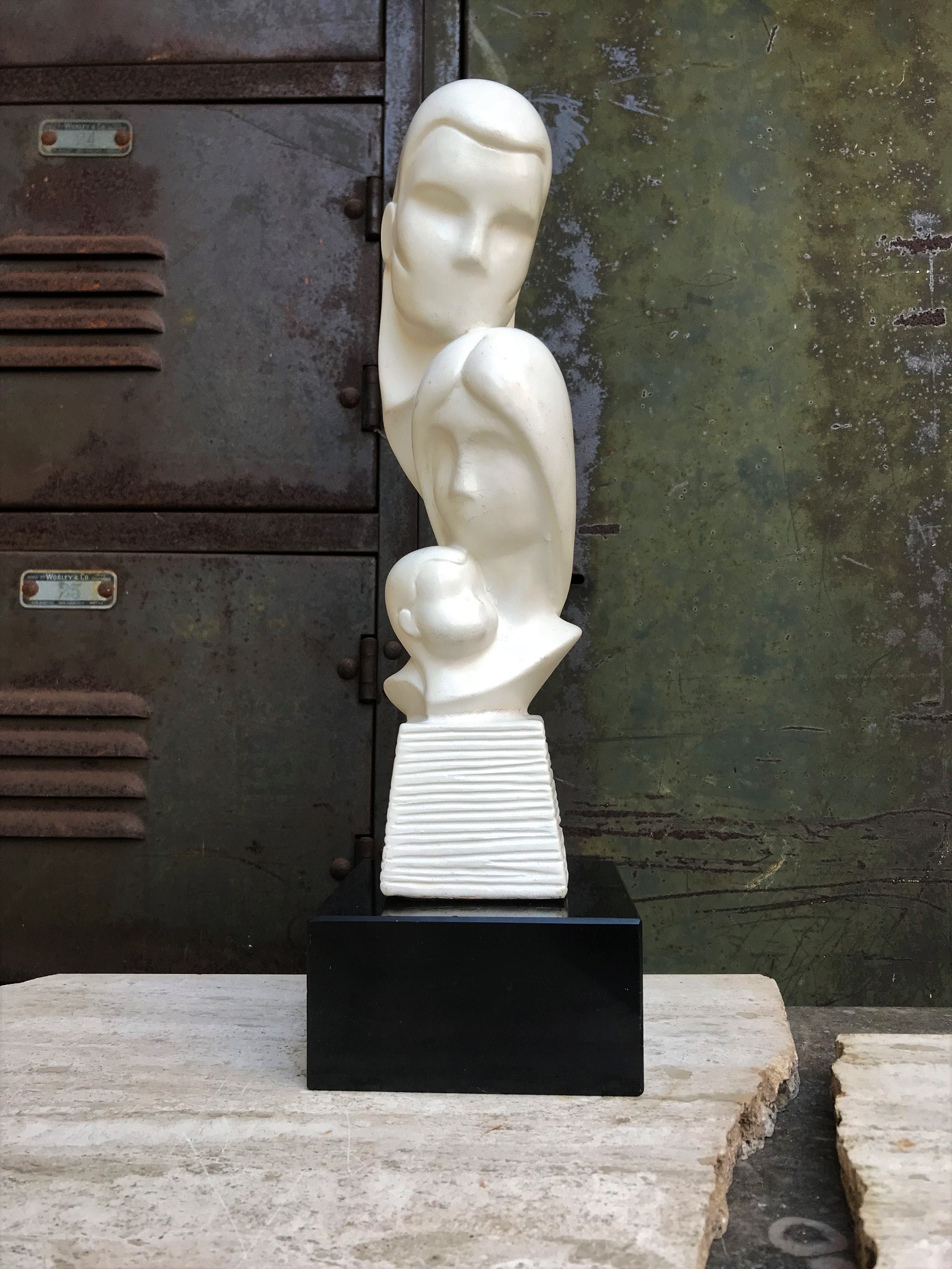 UNIVERSAL STATUARY Co. Mid Century V. Kendrick Man,woman & Child Statue ...