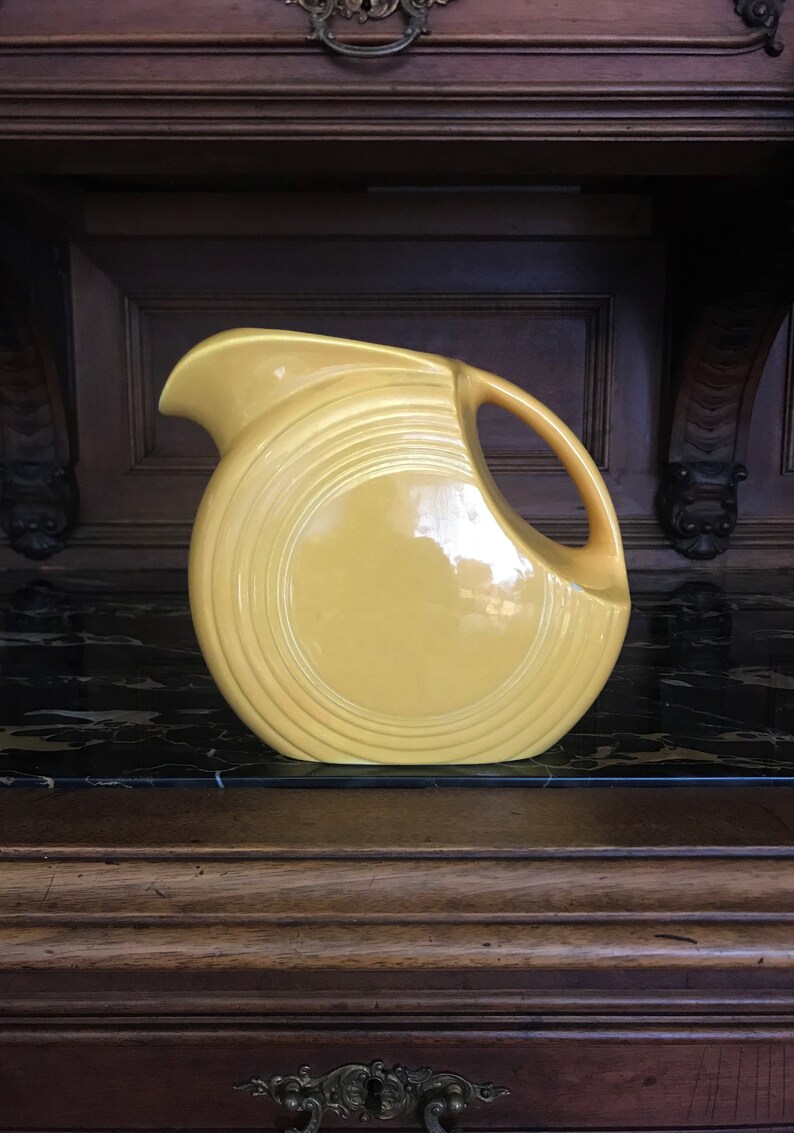 Fiestaware Yellow 2.5 Quart Disk Water Pitcher by Homer Laughlin ...