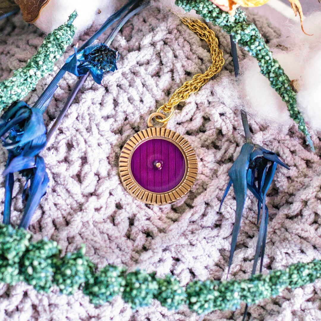 Custom Hobbiton Door Pendant or Key Chain Bronze Hobbit Hole - Etsy