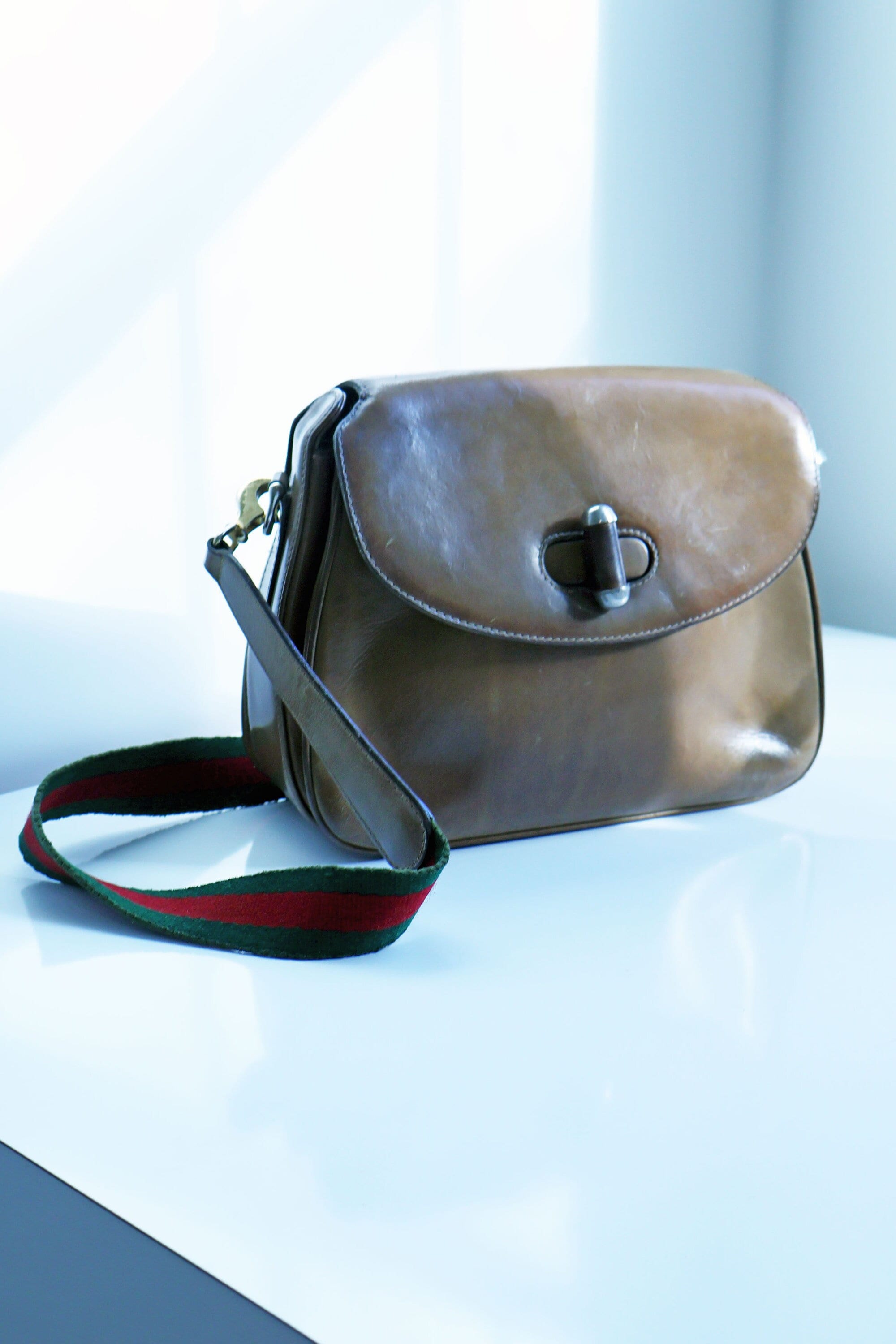 Vintage GUCCI 60s 1947 Brown Leather Bamboo Turn Lock Bag Vintage GUCCI 60s 1947 Brown Leather Bamboo Turn Lock Bag